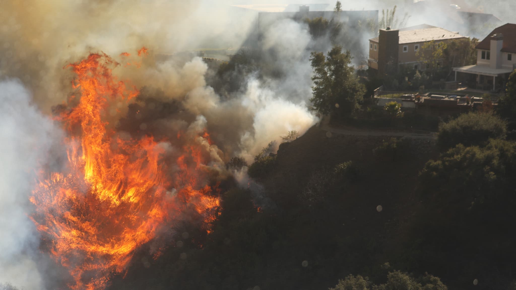 Incendies à Los Angeles à Qui La Faute