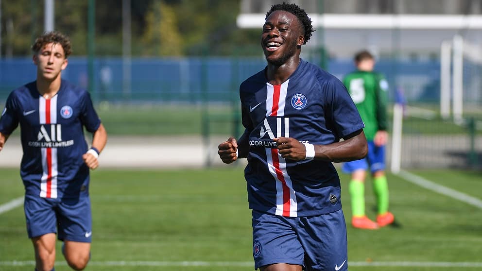 OL-PSG: qui est Arnaud Kalimuendo, appelé pour la première fois avec Paris?