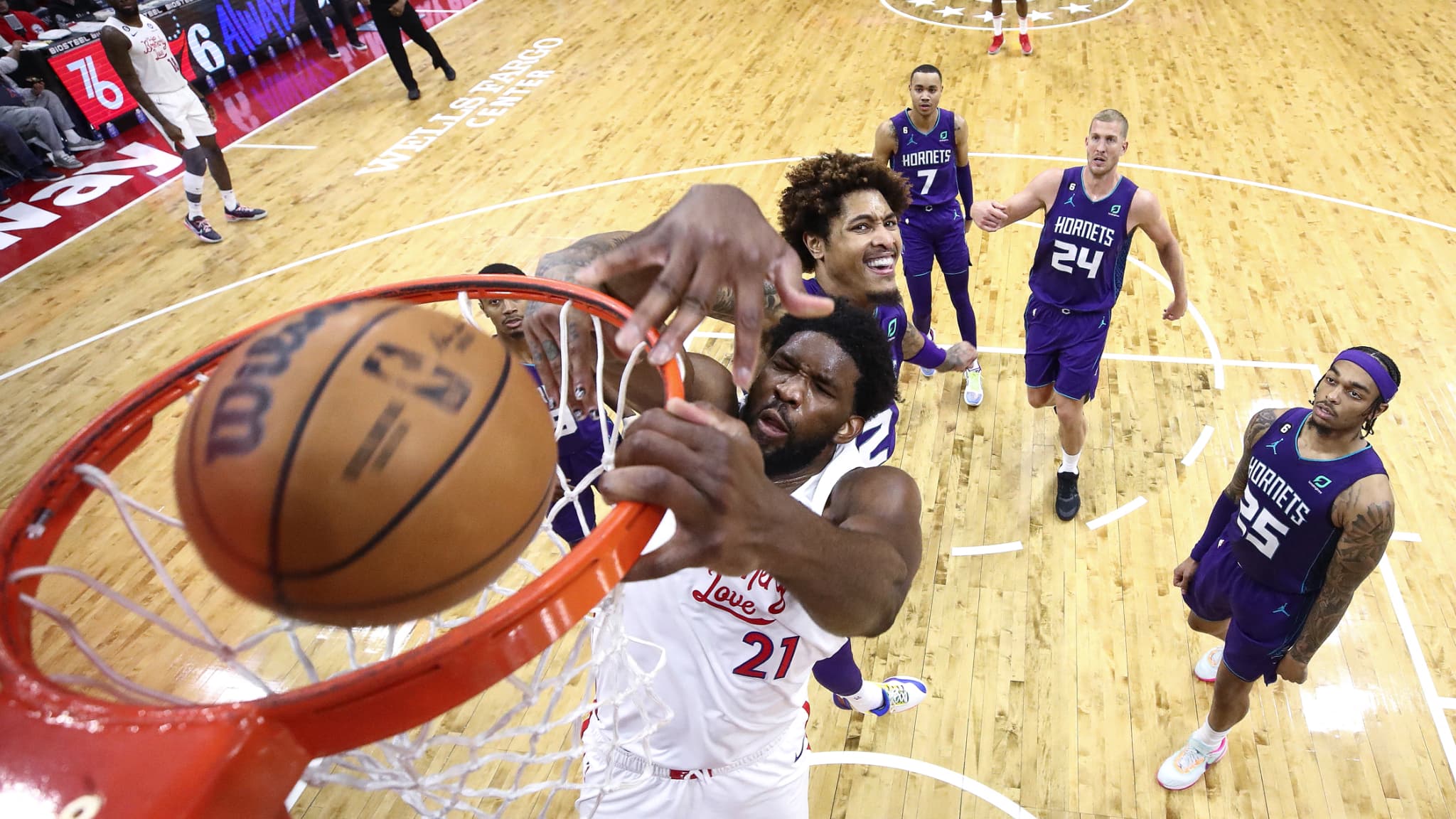 NBA: Embiid encore en fusion avec 53 points