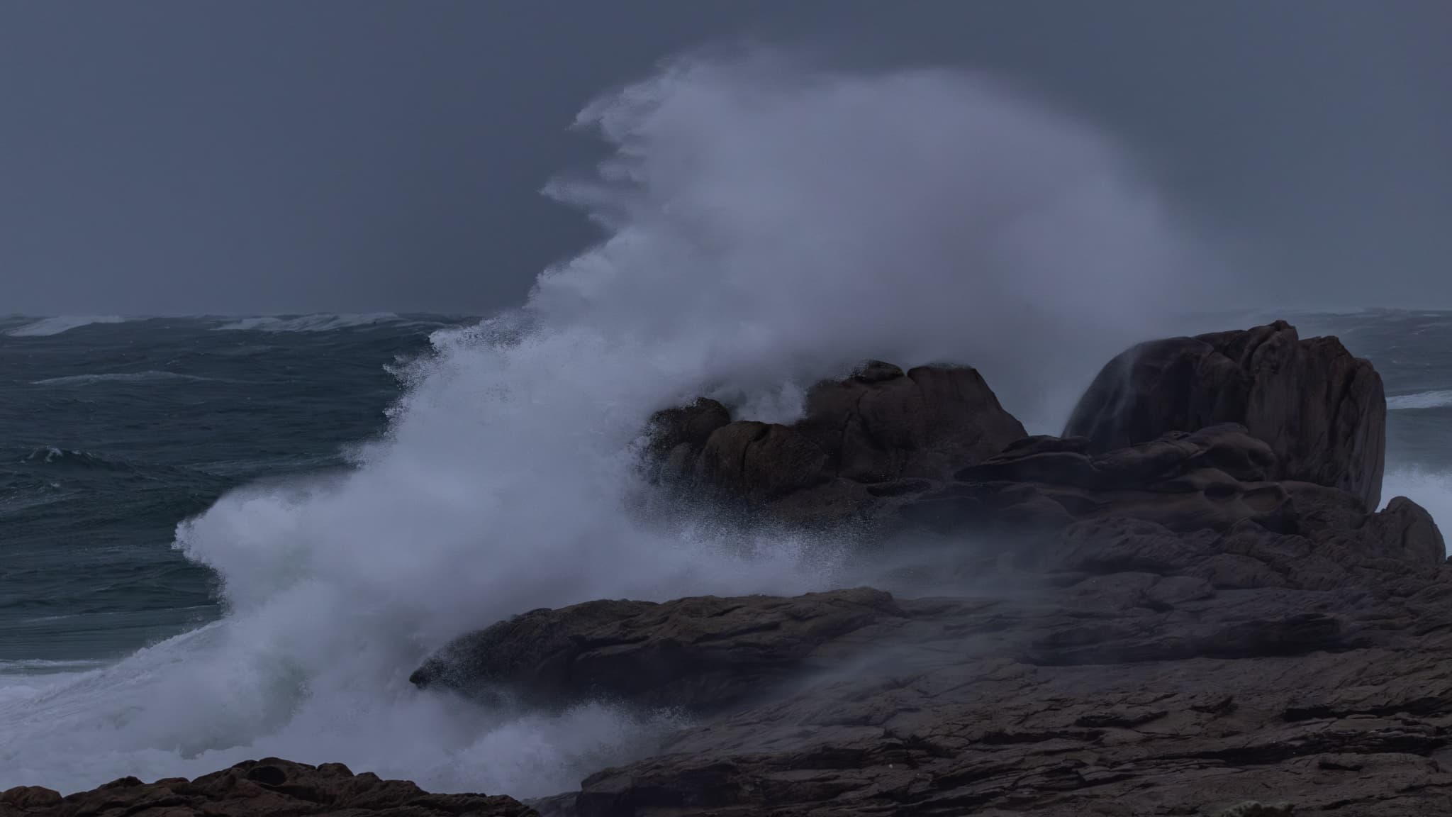 Tempête Goretti: fin de la vigilance rouge dans la Manche, où une ...