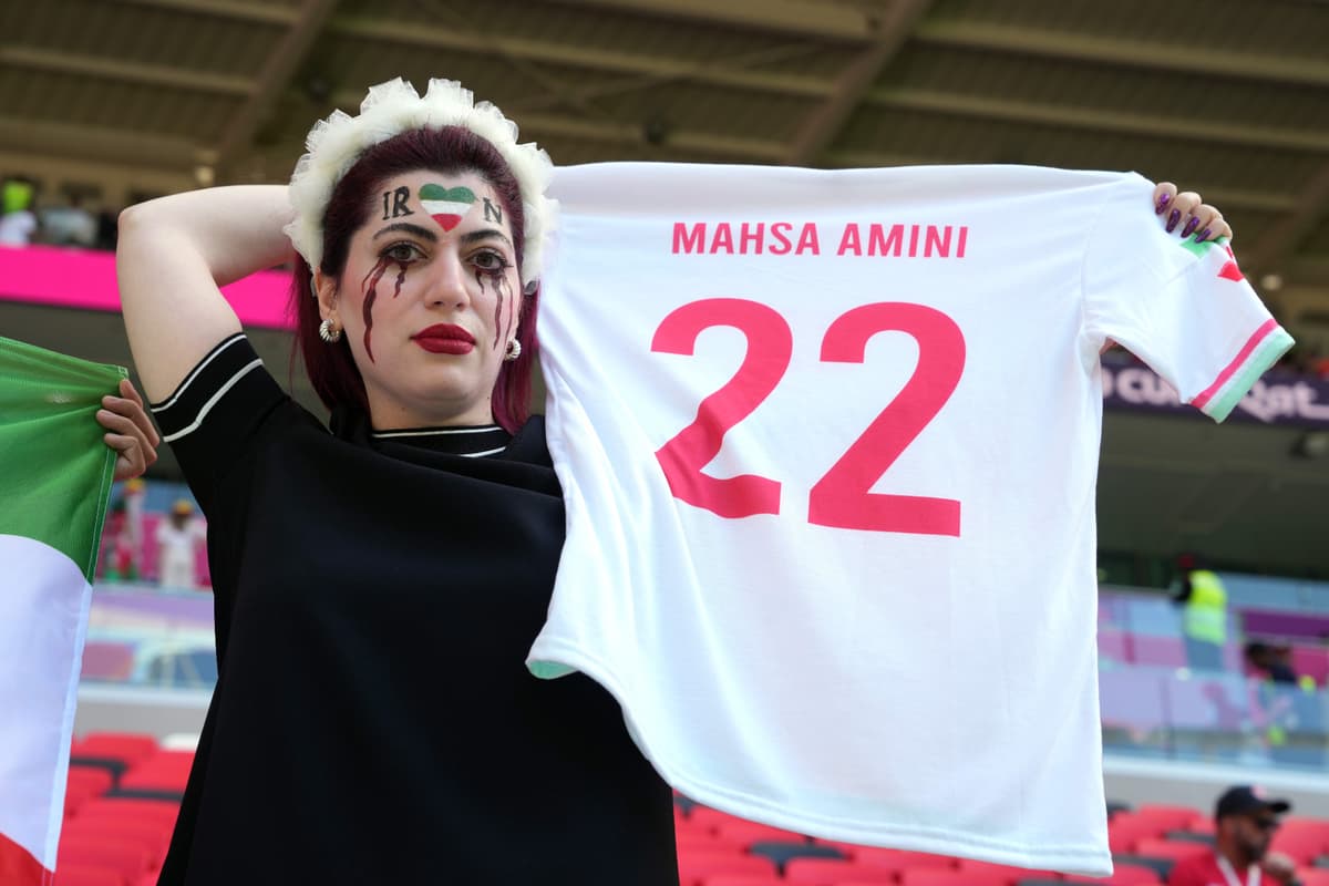 Coupe du monde 2022: un maillot floqué Mahsa Amini, symbole des ...