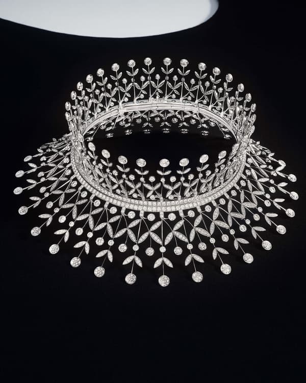Boucheron dévoile une ligne de haute joaillerie inspirée de l'uniforme ...