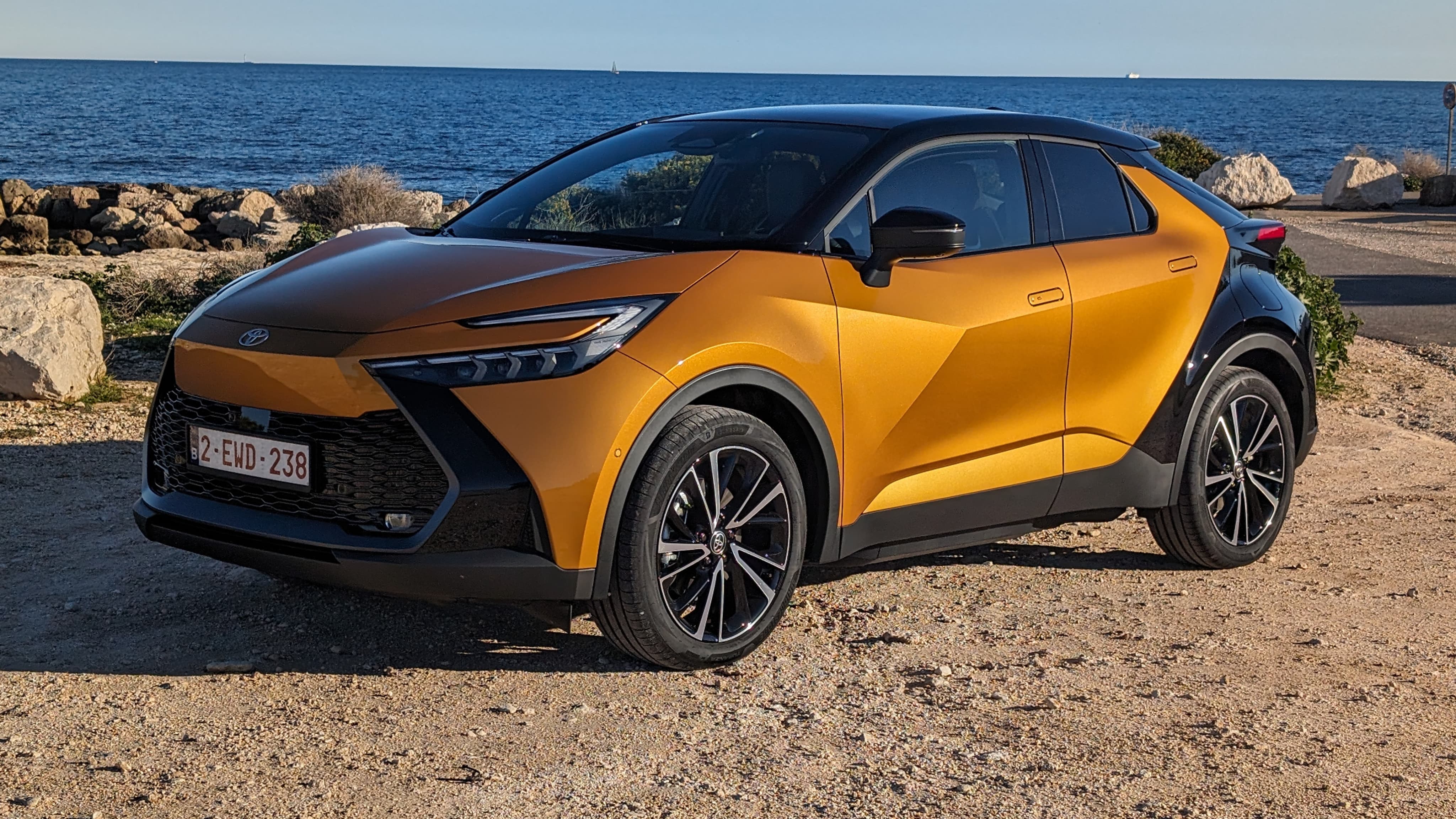 Essai. Toyota C-HR PHEV: que vaut le petit SUV en version hybride ...