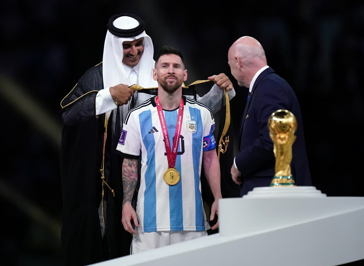 France-Argentine: c'est quoi, cette tenue noire portée par Messi pour ...
