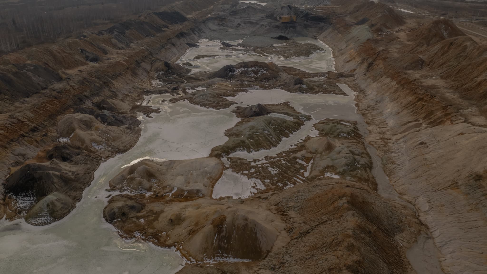 Moscou met la main sur un colossal gisement de lithium en Ukraine que ...