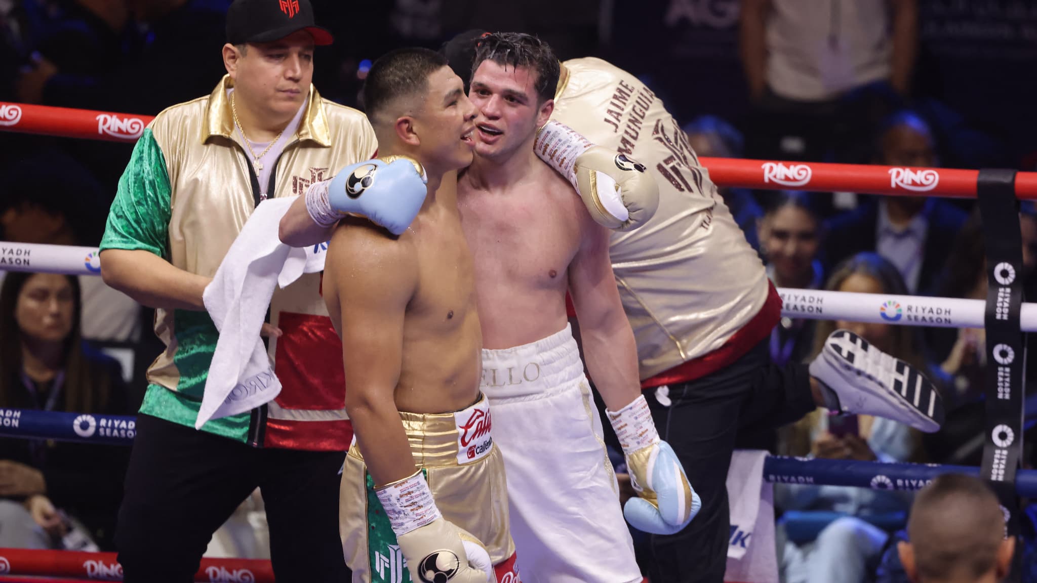 Boxe: le Français Bruno Surace perd la revanche contre Jaime Munguia ...