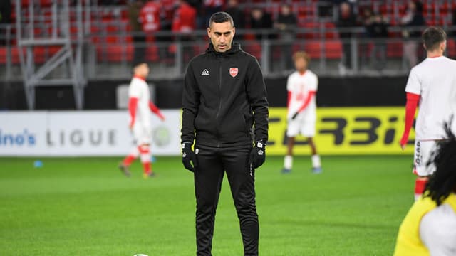 Ligue 2: Rabuel viré, Kantari arrive sur le banc de Valenciennes