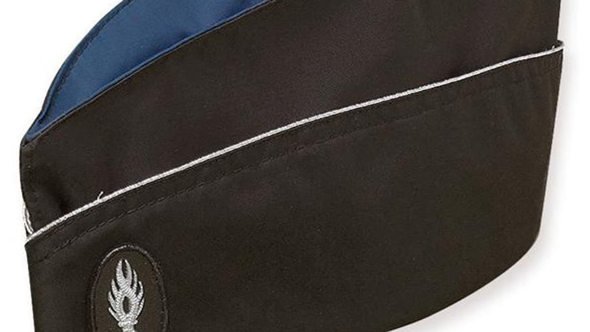 La gendarmerie abandonne la casquette pour le calot