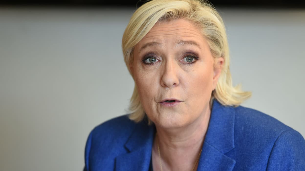 Le Pen se dit prête à s'effacer en 2022 devant un meilleur candidat FN Le Pen se dit prête à s'effacer en 2022 devant un meilleur candidat FN