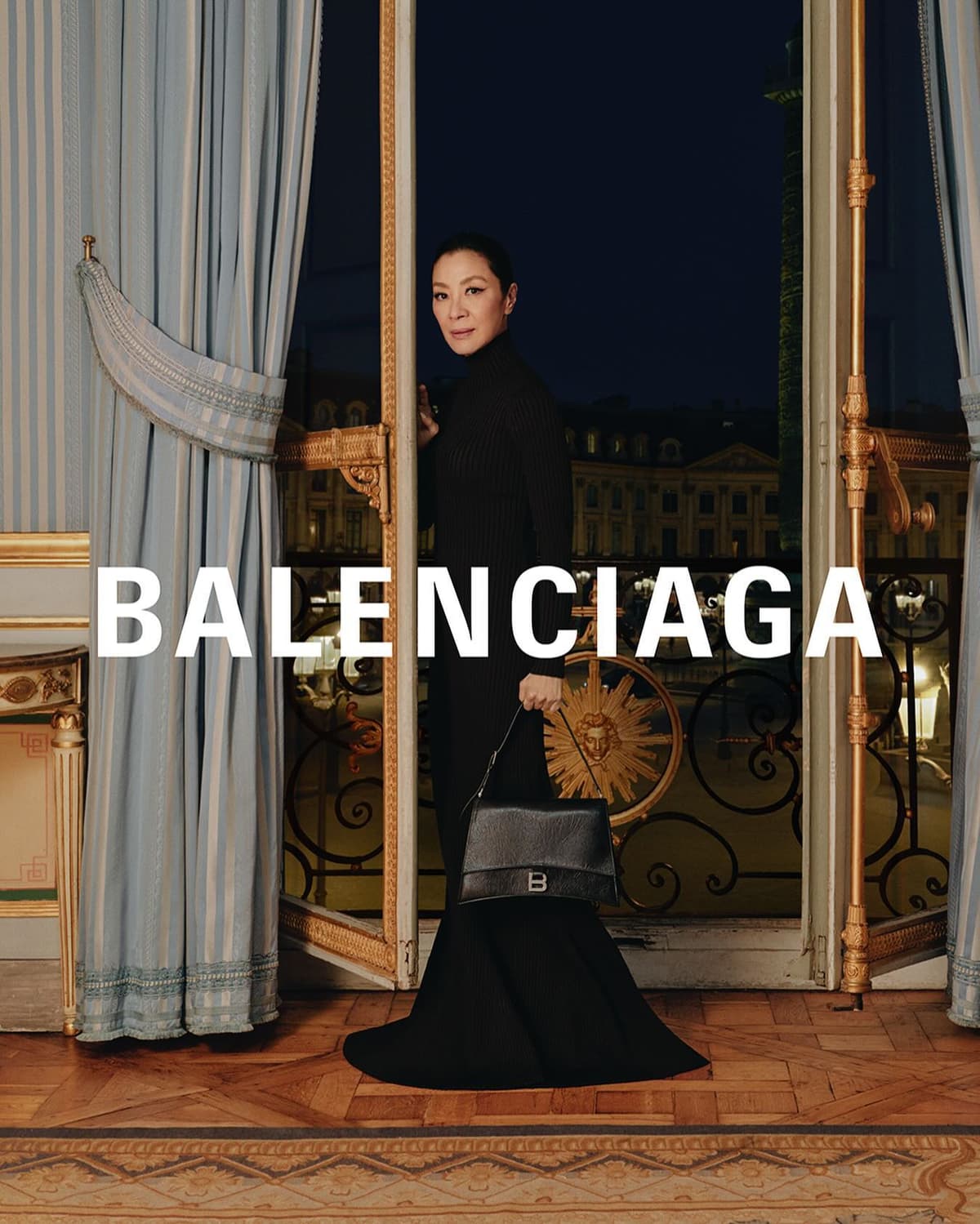 Après Isabelle Huppert, Balenciaga choisit l'actrice Michelle Yeoh pour ...