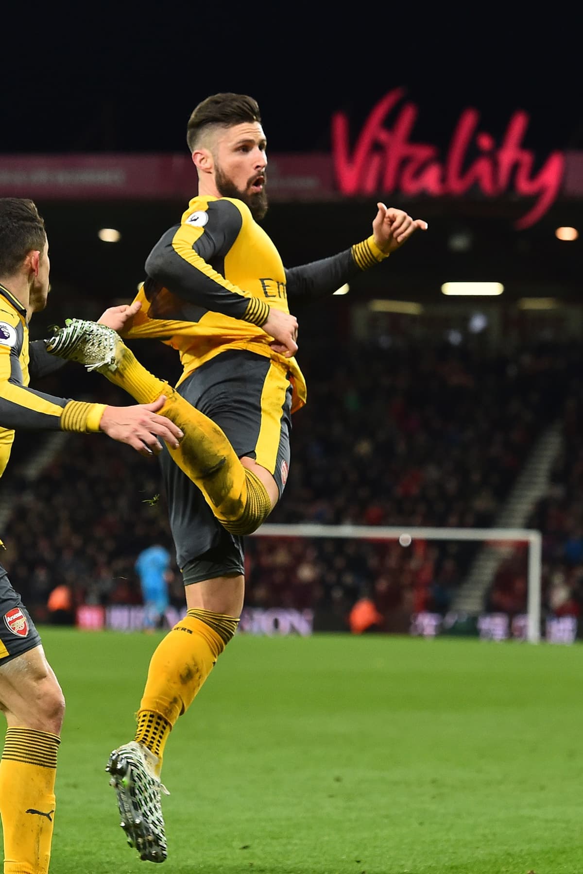 Arsenal : Giroud invente la célébration du scorpion