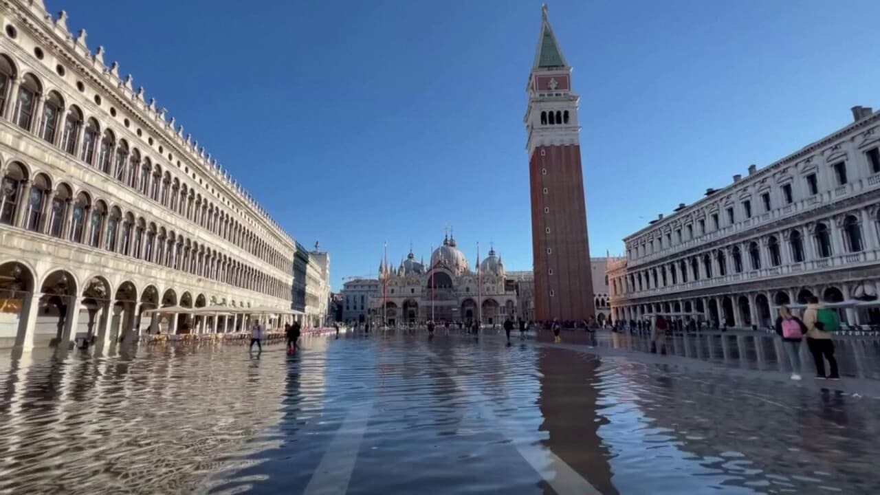 "Acqua Alta" à Venise: les images de la place Saint-Marc sous les eaux ...