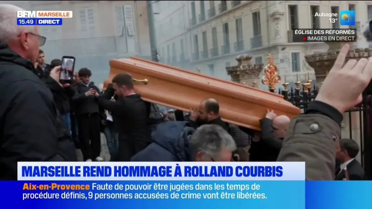 Hommage à Rolland Courbis : le cercueil du coach de Marseille a pénétré ...