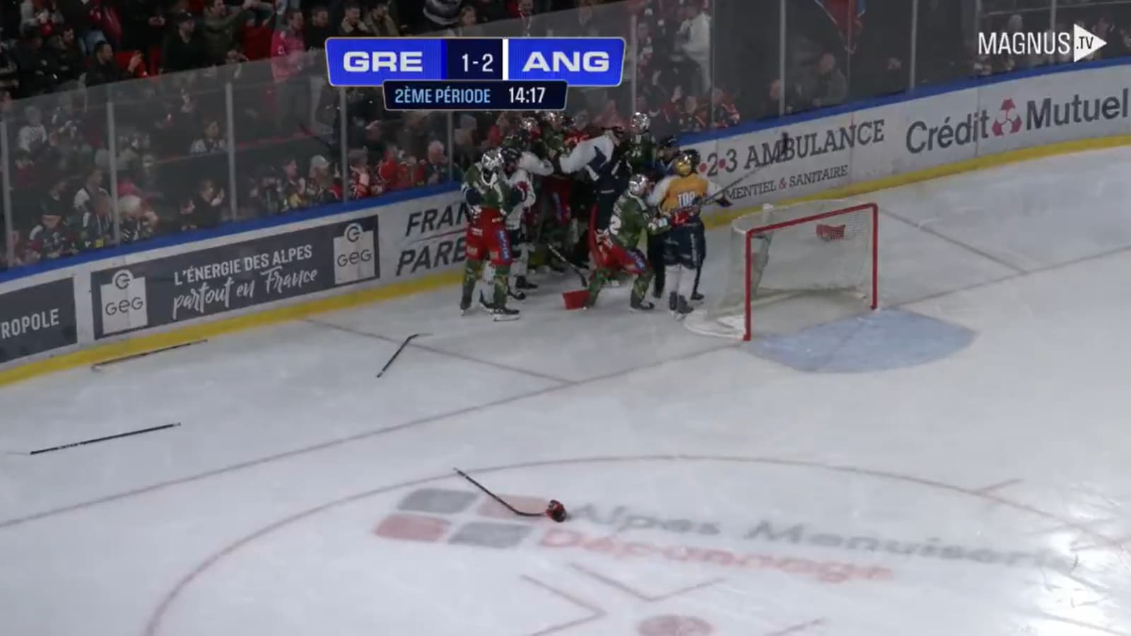 Hockey sur glace: le match Grenoble-Angers gâché par une grosse bagarre générale