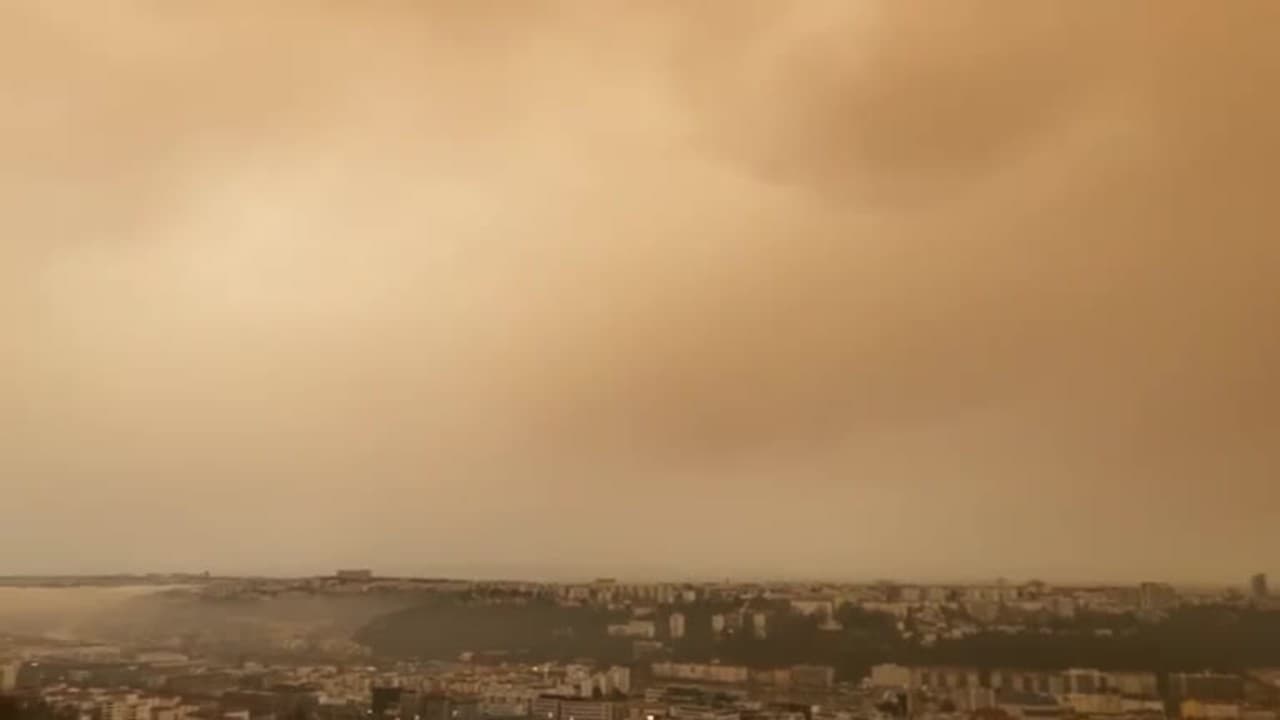 Ciel orangé ce samedi matin à Lyon - Témoins BFMTV