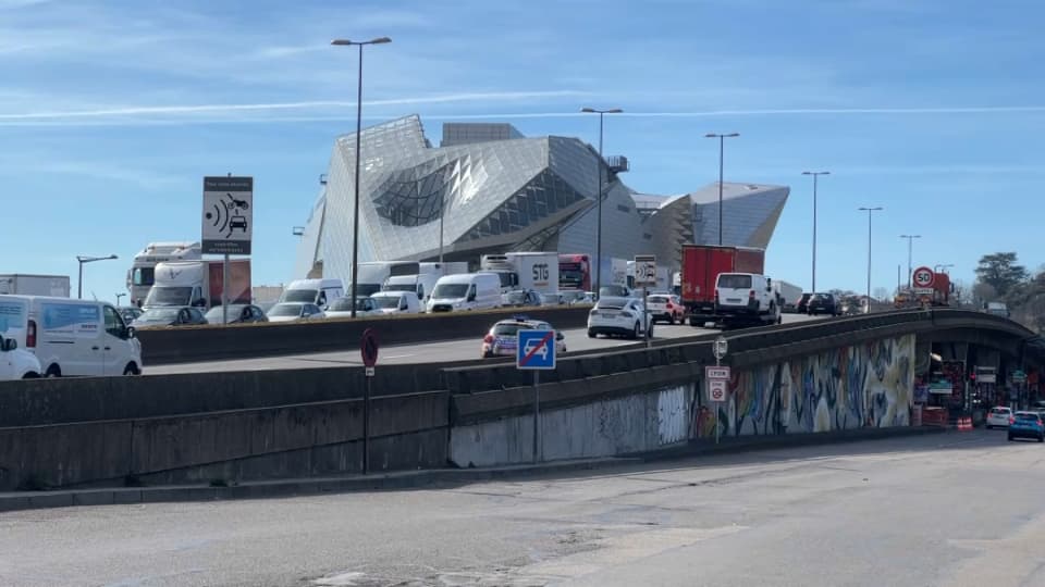 Lyon: un homme meurt en perdant le contrôle de son véhicule lors d'un ...