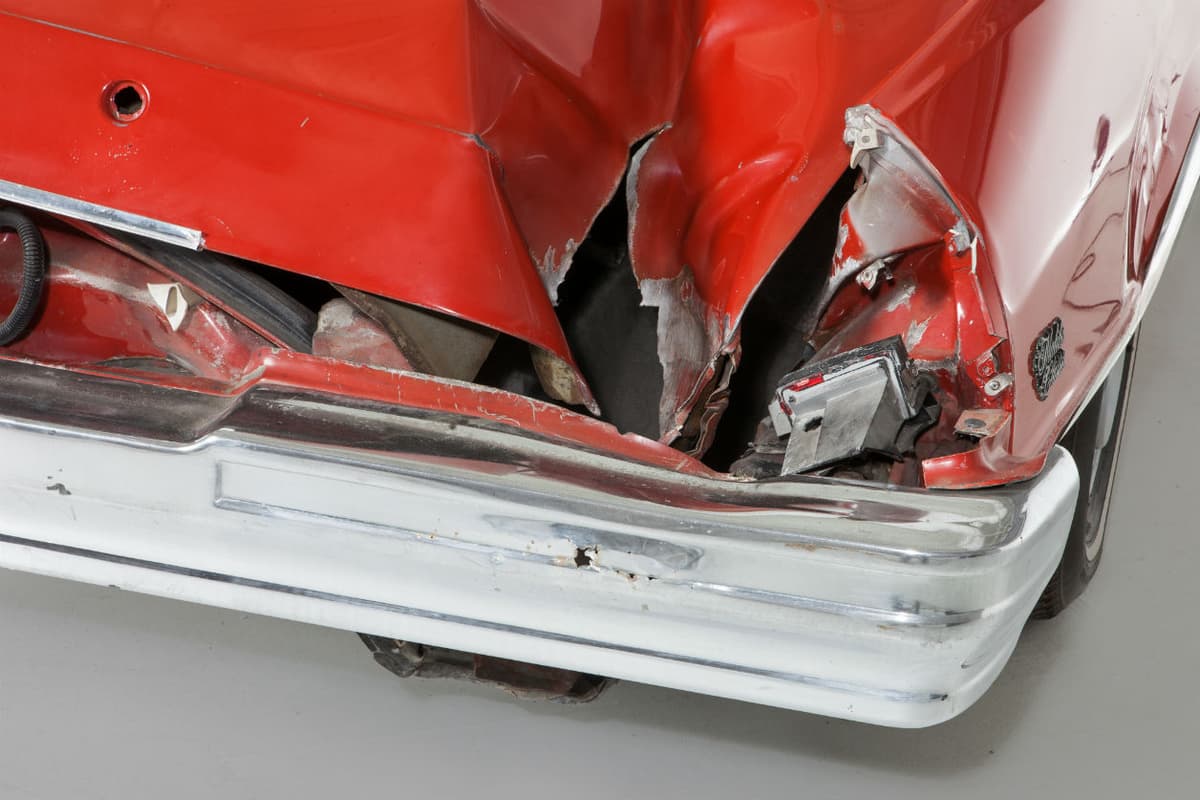 Cette Chevrolet percutée par une météorite est exposée à Paris