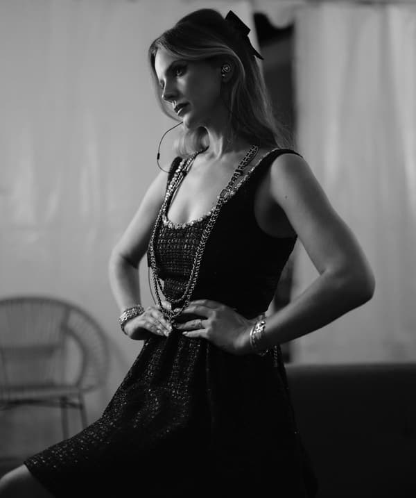 Lana Del Rey marque les esprits en total look Chanel lors du festival ...