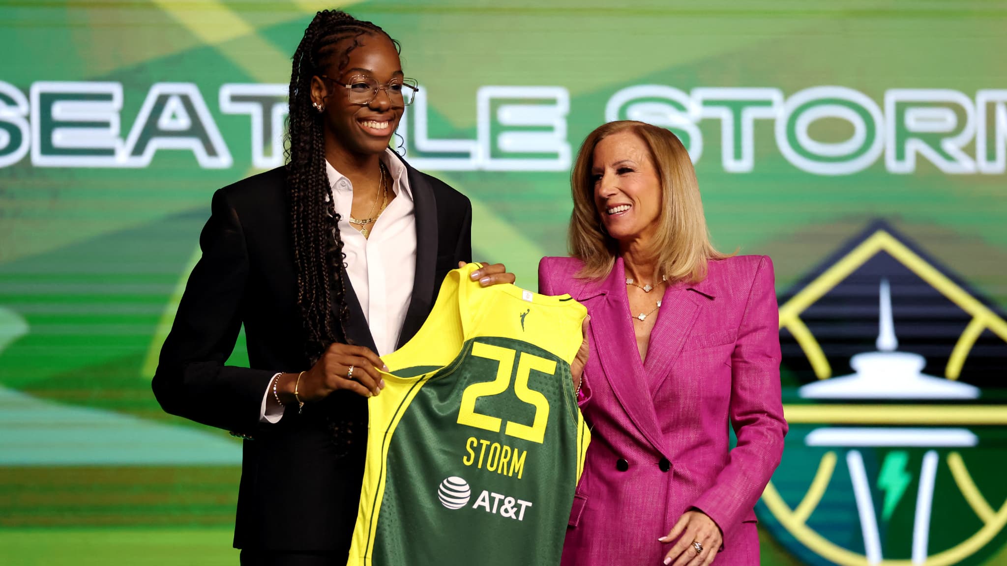 "J’ai hâte de mettre des dunks là-bas": la Française Dominique Malonga ...