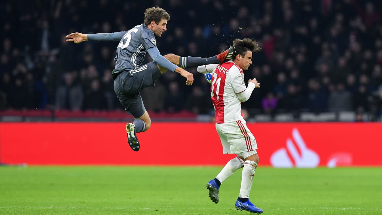 Ligue des champions: pas de 8es pour Müller, suspendu après son "high kick"