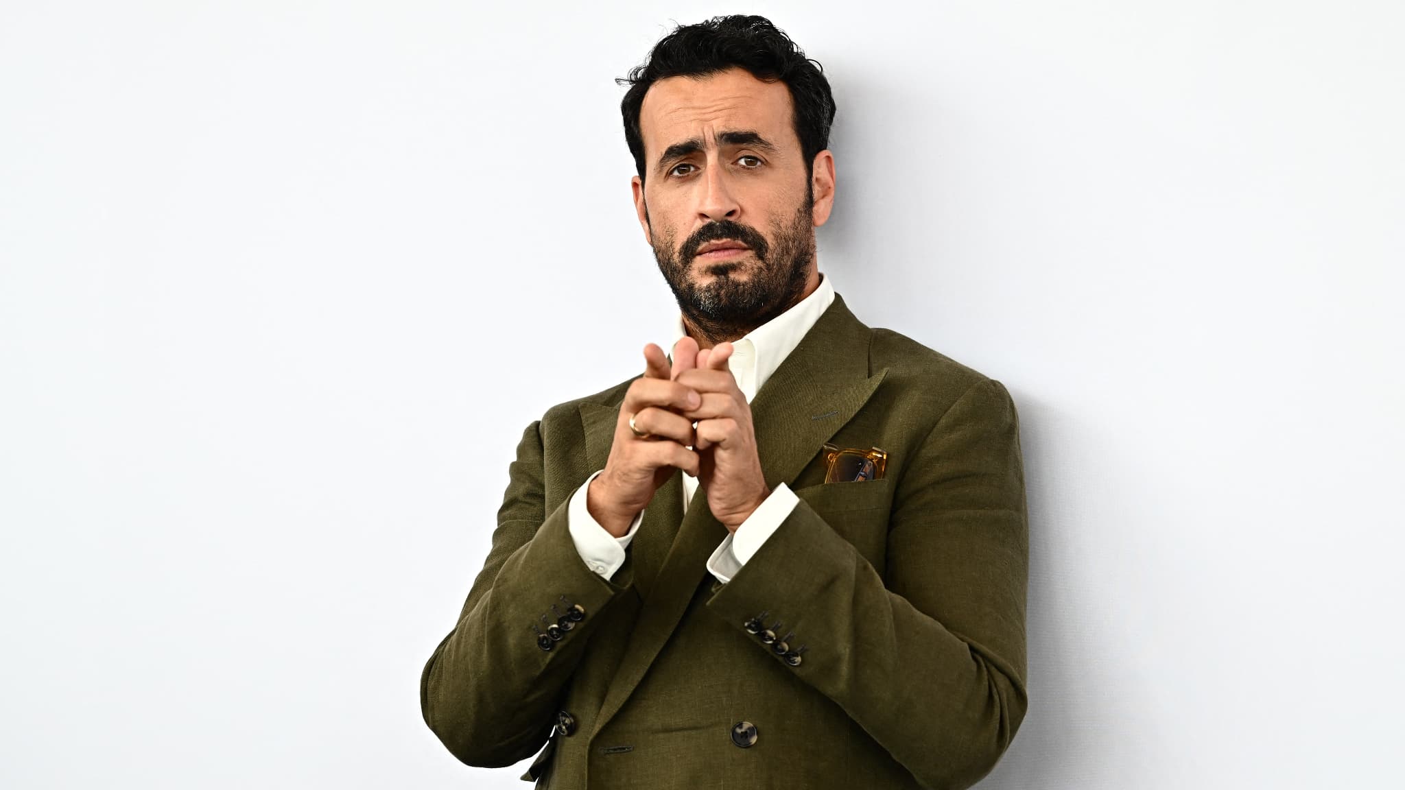 Paris: l'appartement de l'acteur Jonathan Cohen visé par une tentative ...