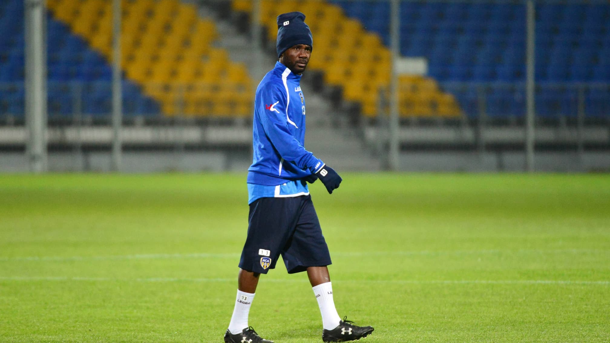 Entraîneur en D9 anglaise, Pascal Chimbonda reprend une licence de ...