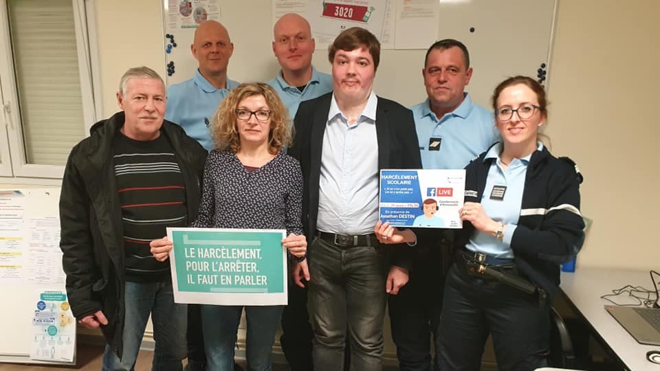 Mort de Jonathan Destin, symbole de la lutte contre le harcèlement scolaire