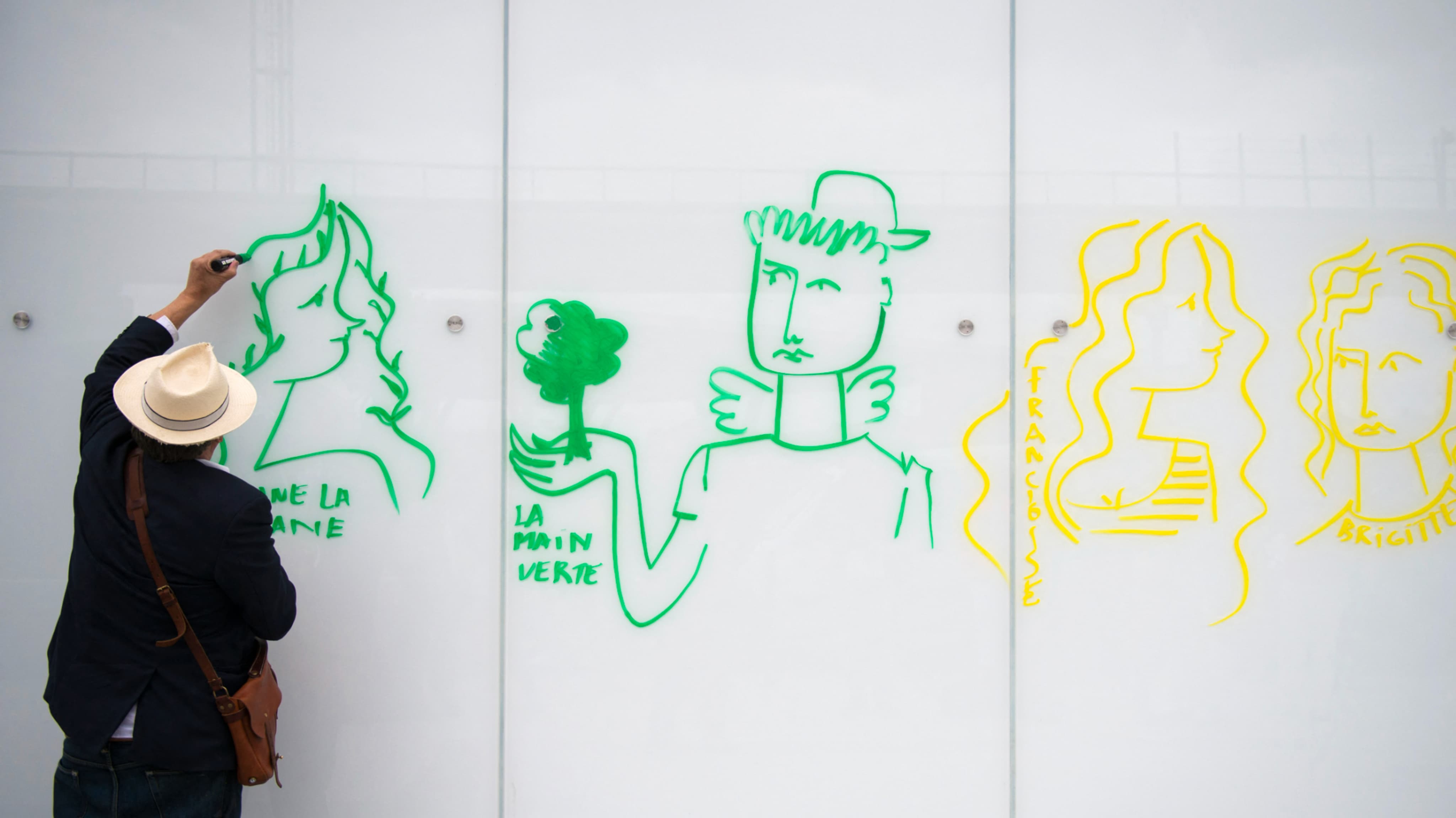 Jean-Charles de Castelbajac: qui est ce créateur qui signe le vestiaire ...