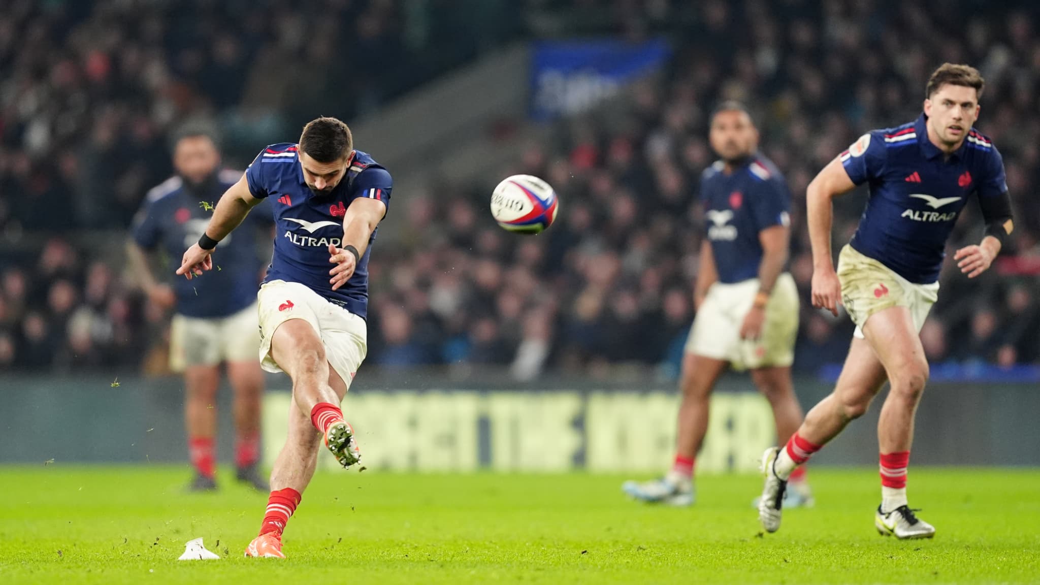 6 Nations 2025: Ramos à l'ouverture, un banc avec sept avants... la compo du XV de France contre ...