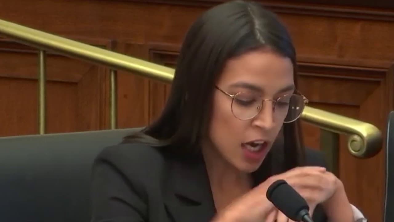 Interrogé sur les publicités politiques ciblées sur Facebook, Mark ...