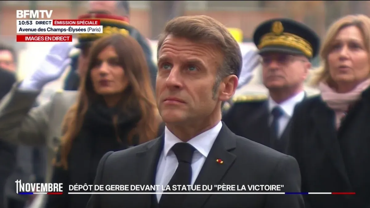 11-Novembre: la Marseillaise entonnée pendant qu'Emmanuel Macron se ...