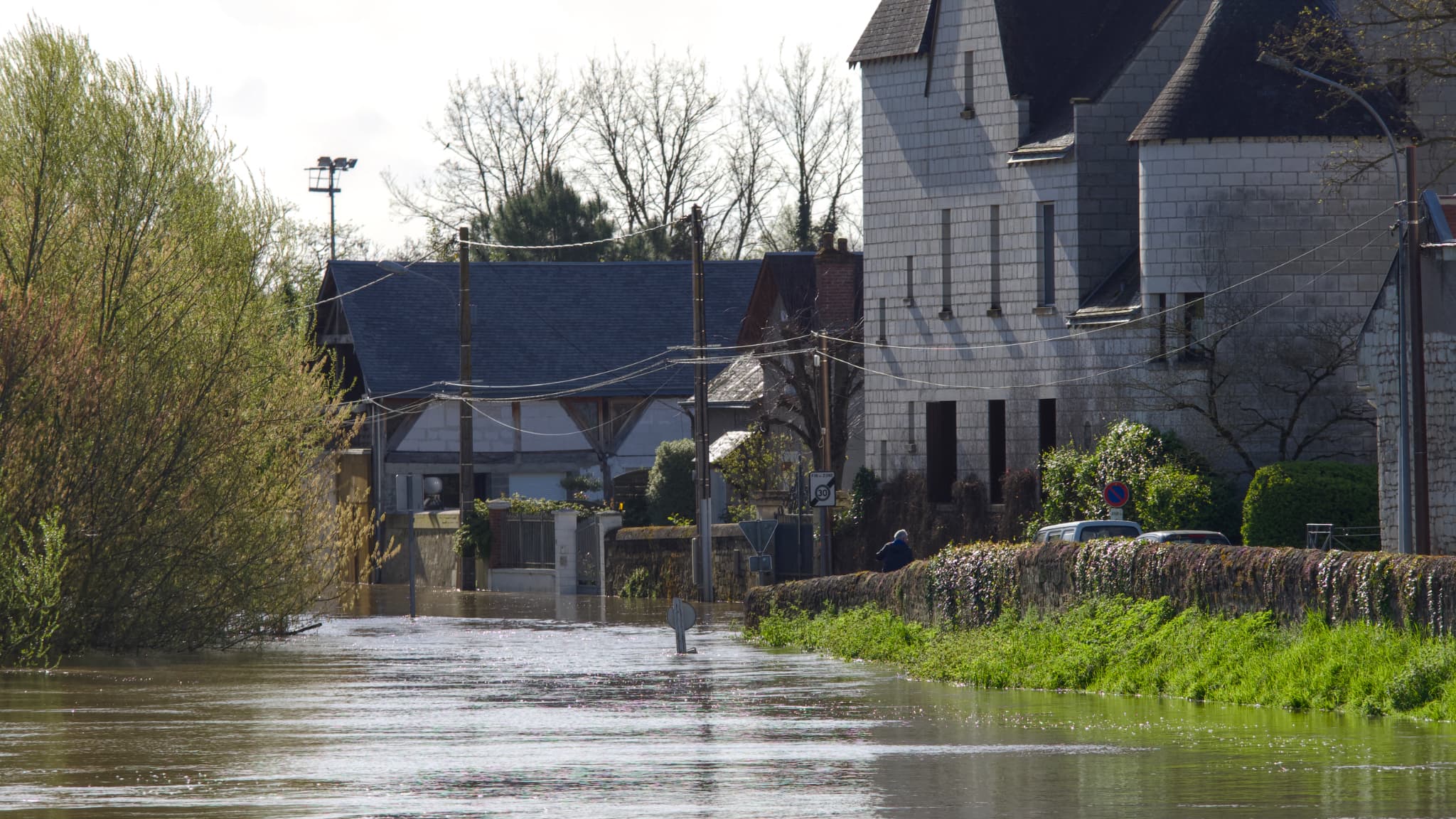 Crues: quels sont les cours d'eau placés en vigilance rouge et orange ...