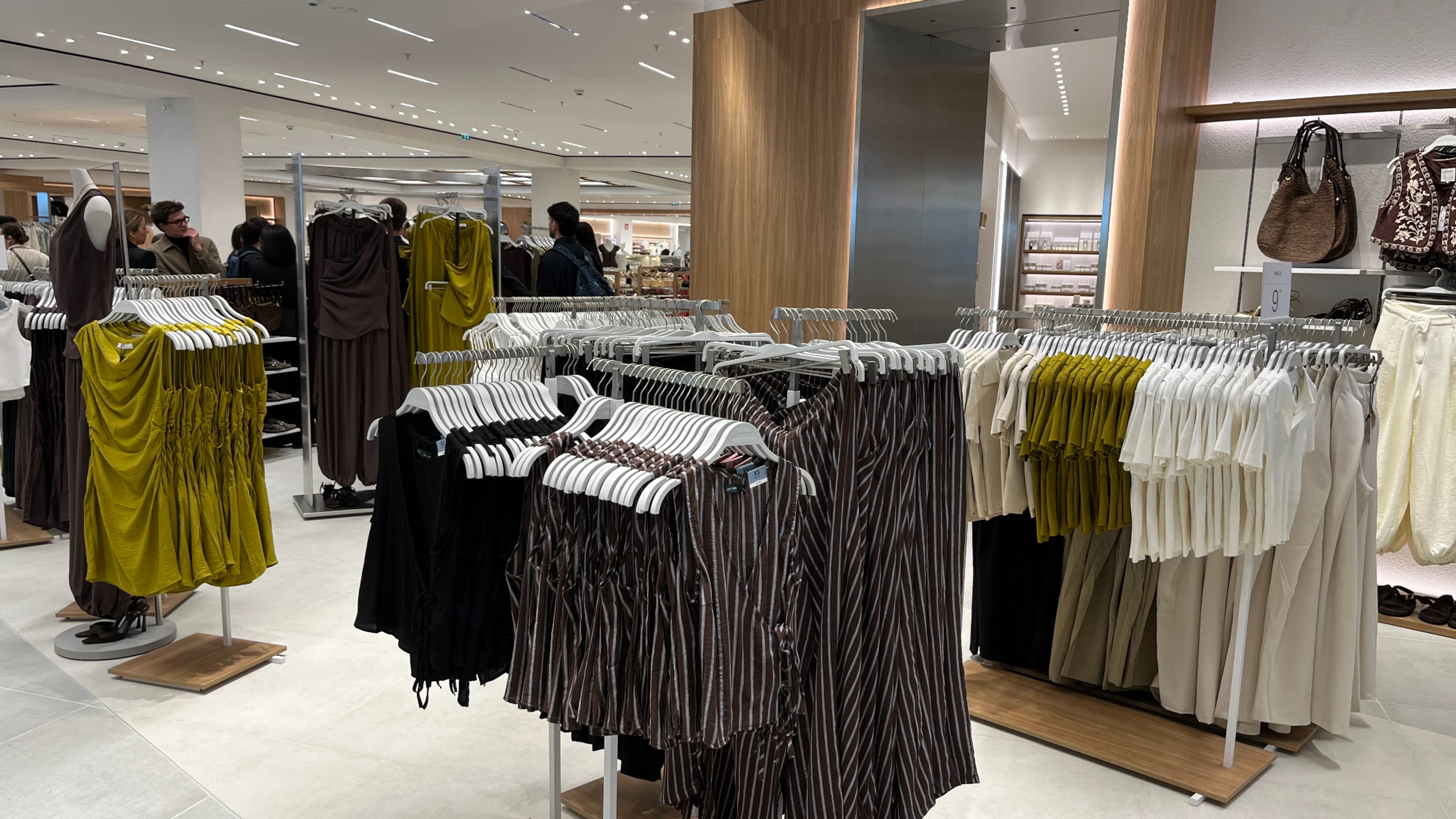 "Mêmes articles que Zara mais moins chers": l'enseigne espagnole ...