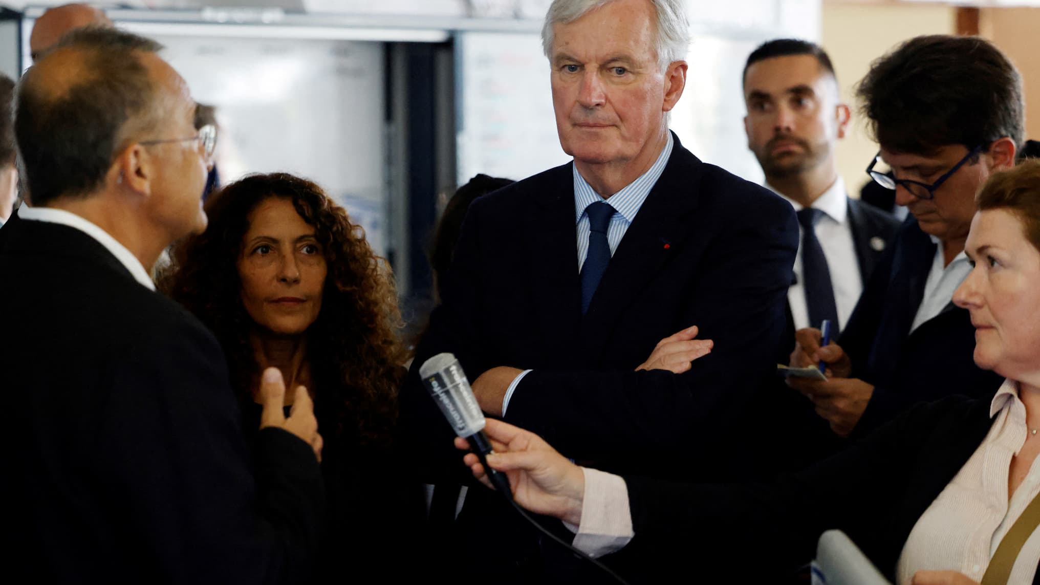 Michel Barnier, Premier ministre en liberté