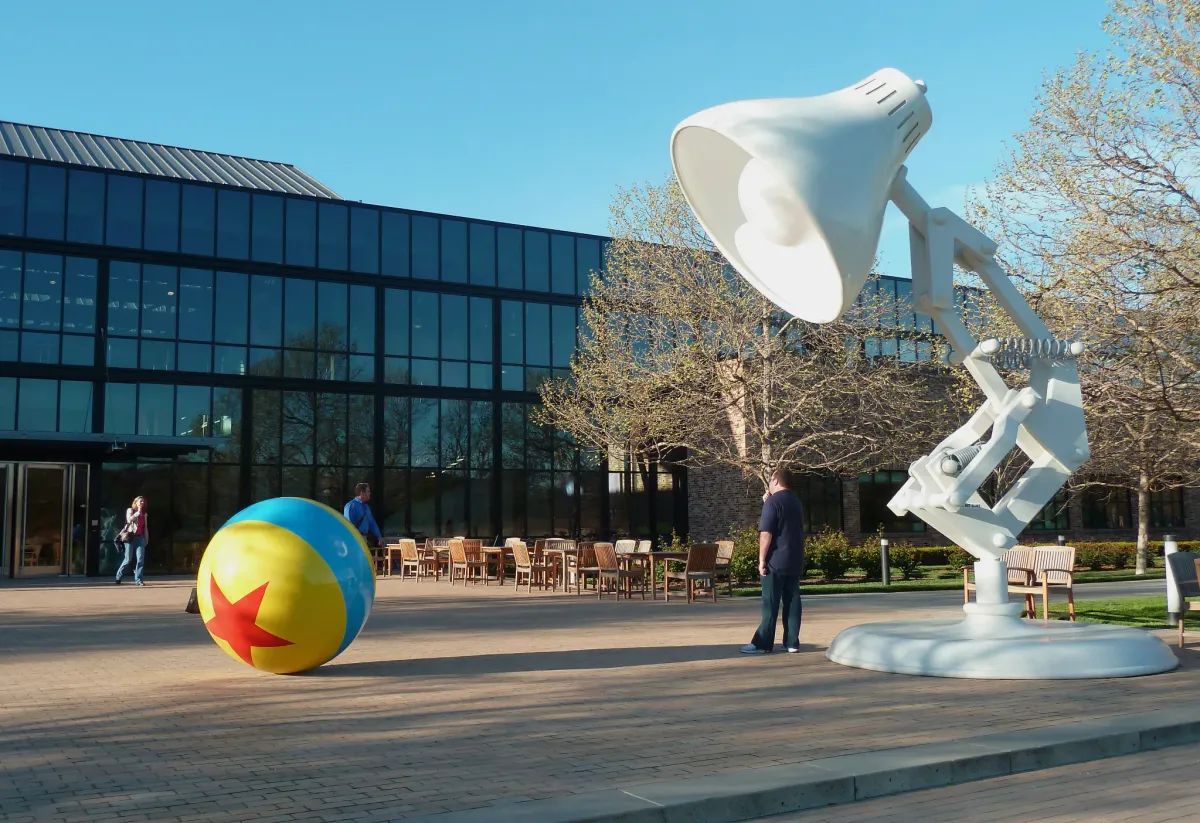 Pixar a 40 ans: comment la petite lampe Luxo Jr. est devenue le symbole ...