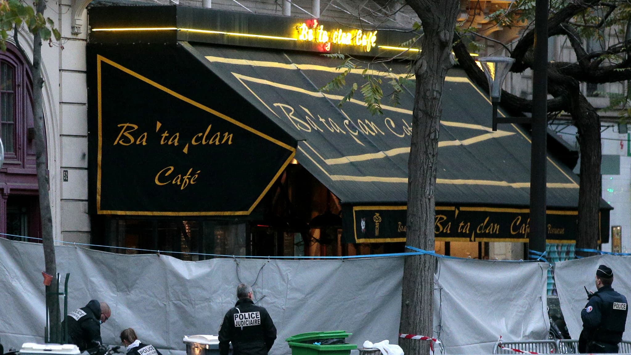 "Quelque chose a été détruit ici": à Paris, le quartier du Bataclan à ...