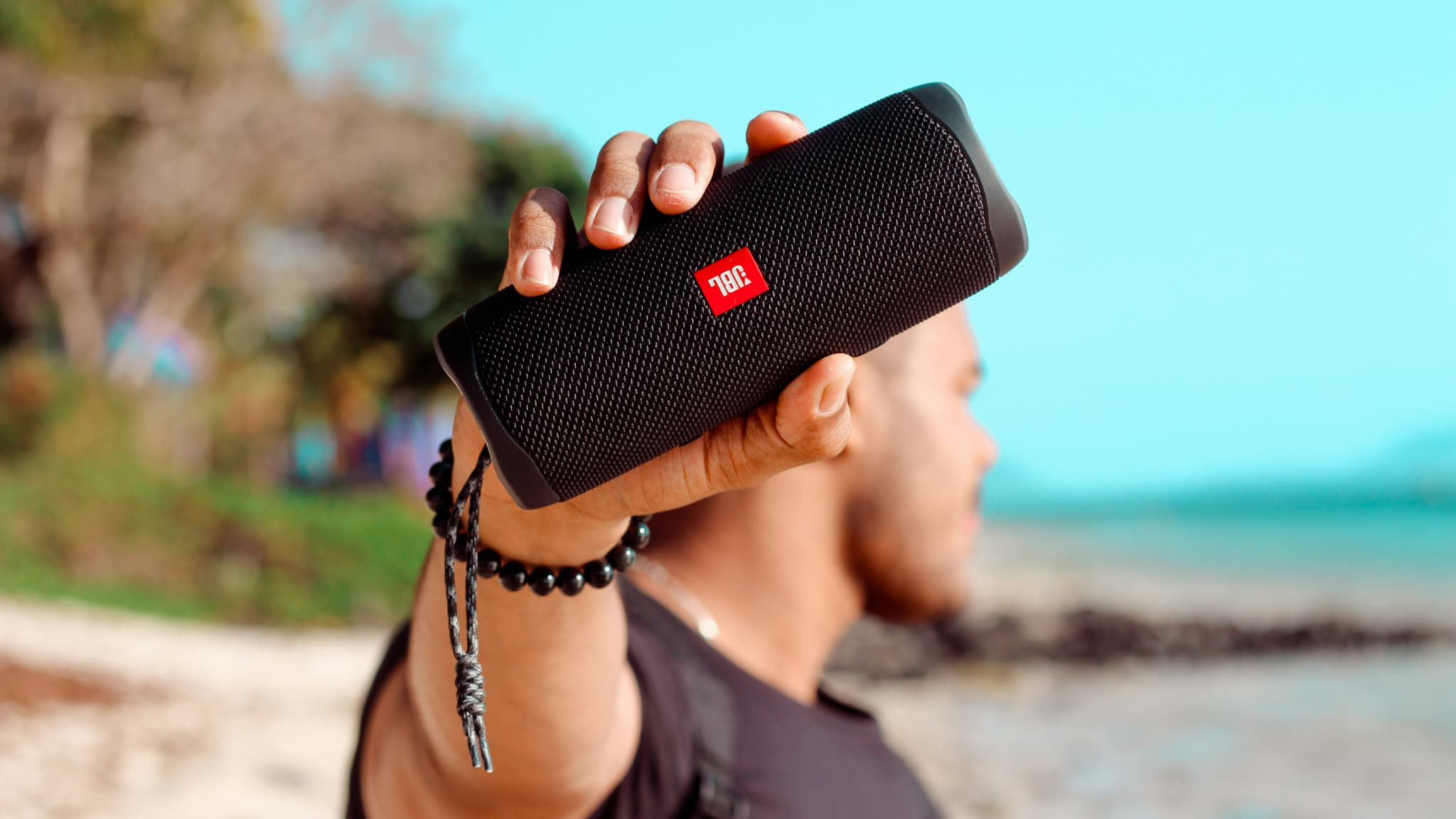 Bose, JBL, Marshall… Les meilleures enceintes Bluetooth pour les ...