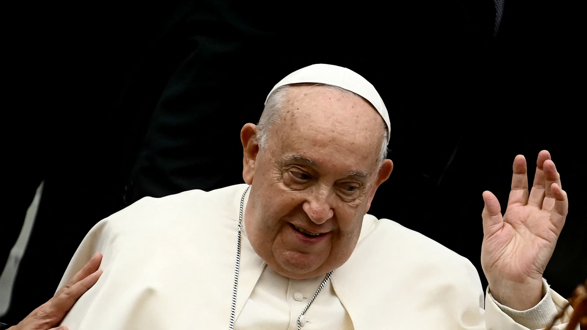 "Ni politique, ni polémique": pourquoi le pape a choisi de se rendre en ...