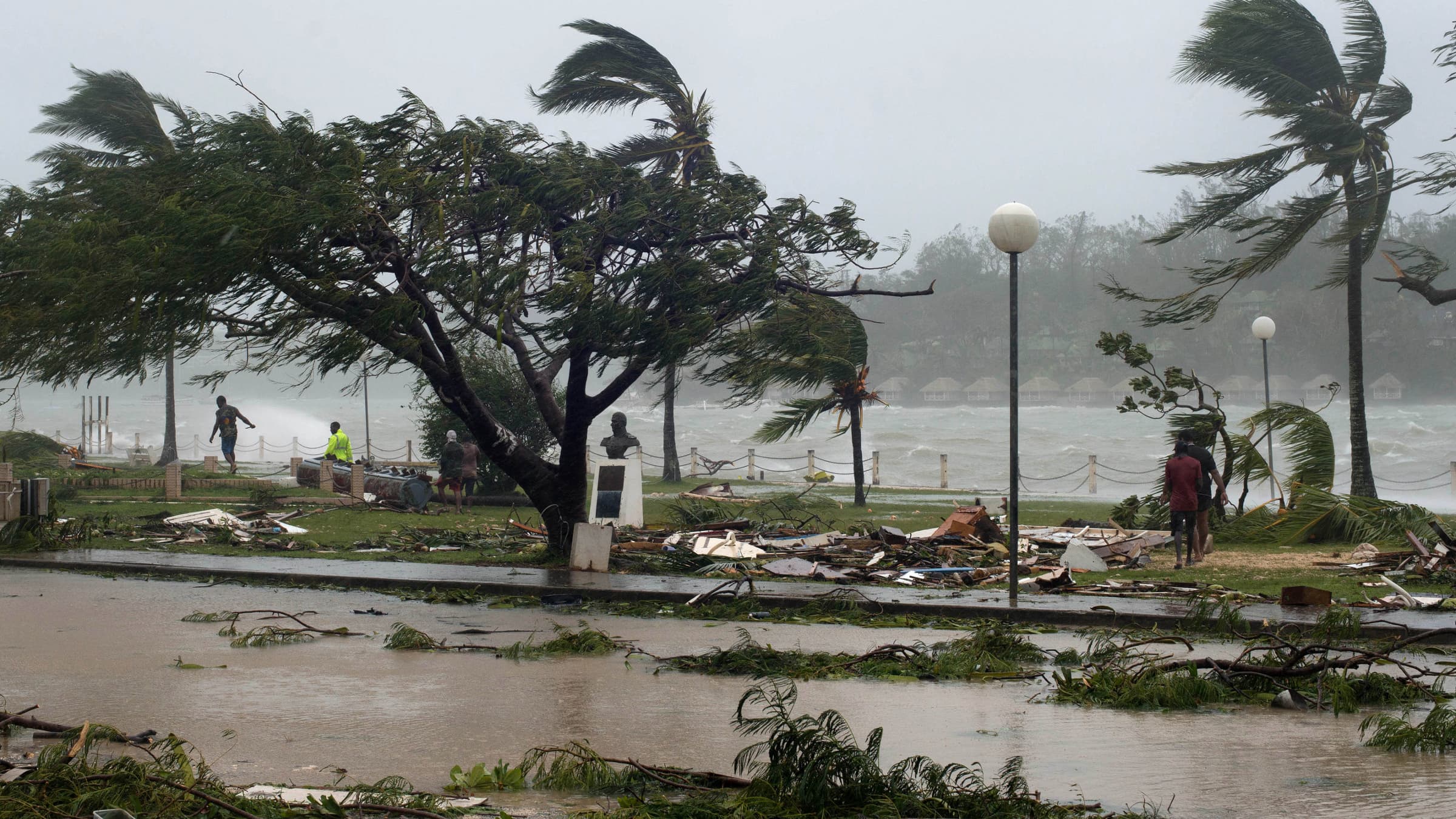 Cyclone Pam: le Vanuatu, dévasté, appelle à l'aide