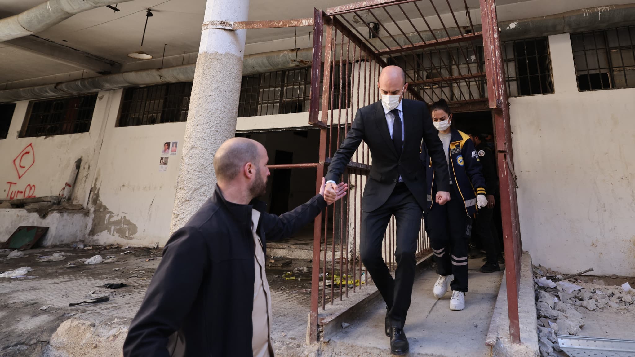 Syrie: le chef de la diplomatie française visite la prison de Saydnaya ...
