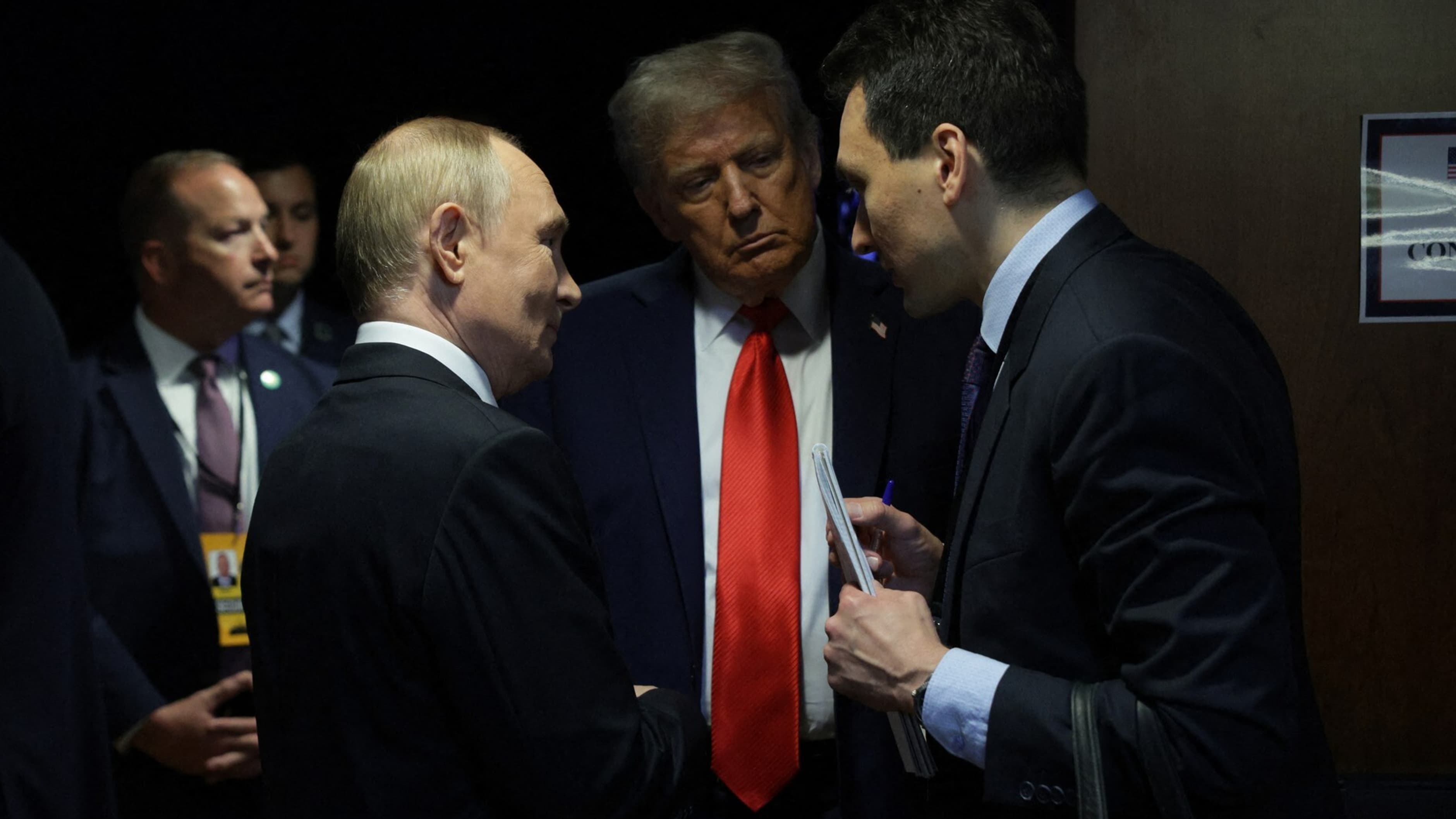 Guerre en Ukraine: Vladimir Poutine estime que sa rencontre avec Donald Trump était "opportune ...