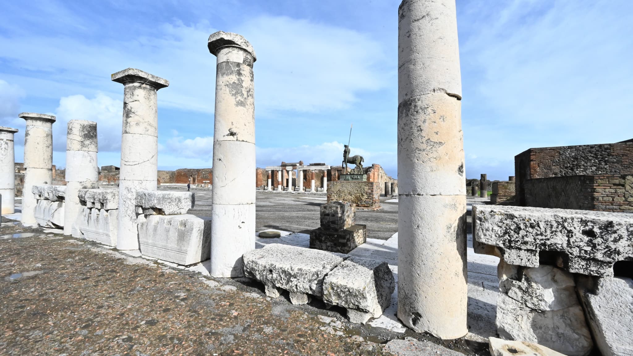 Vesuvius Eruption Mystery Solved: Ancient Brain Transformed into Glass ...