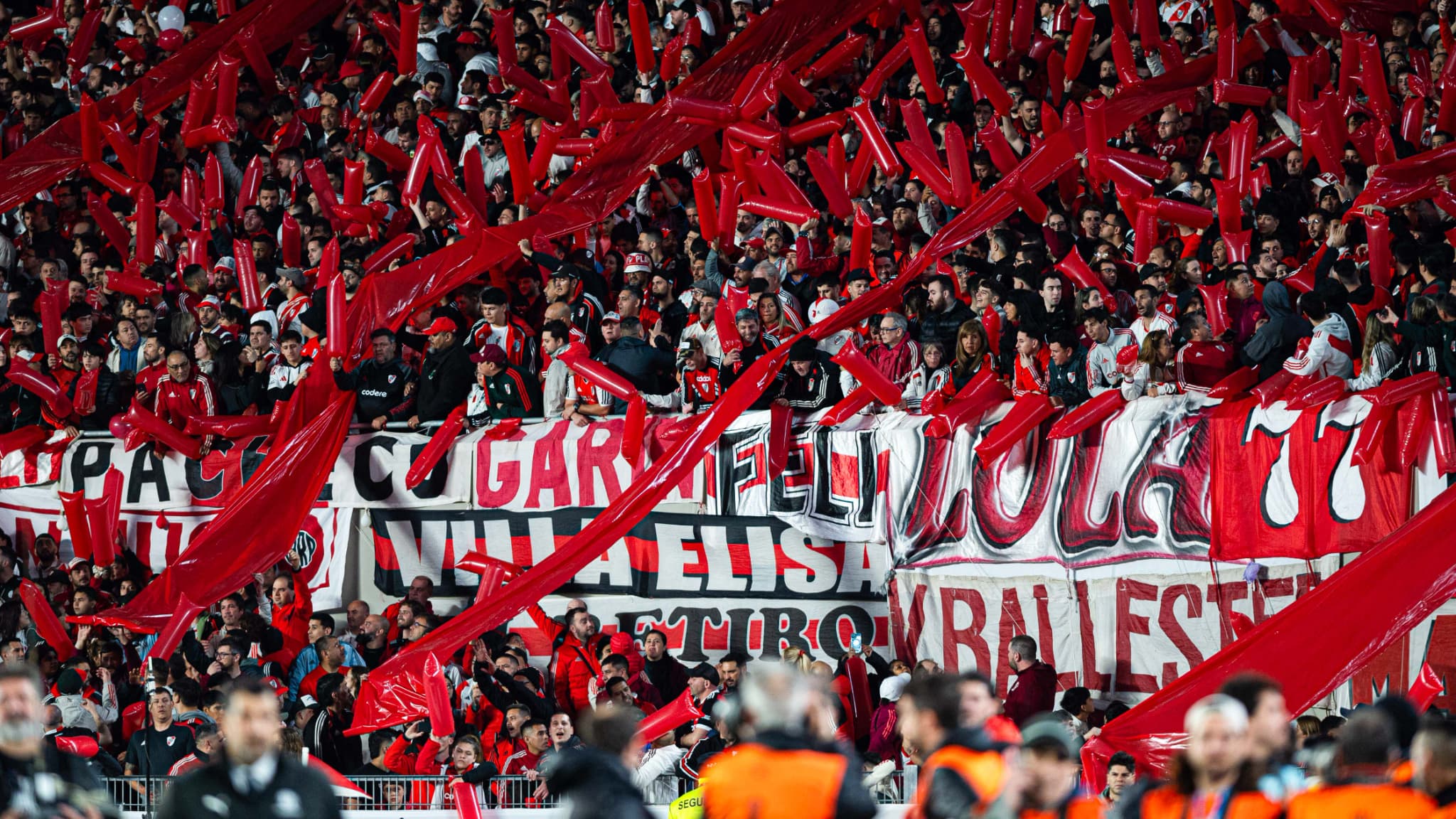 Un drapeau de River Plate avec les Malouines interdit, l'Argentine crie ...