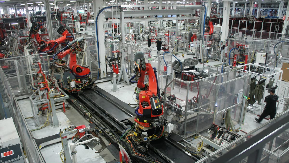 Voici l'impressionnante usine où Tesla fabrique ses voitures