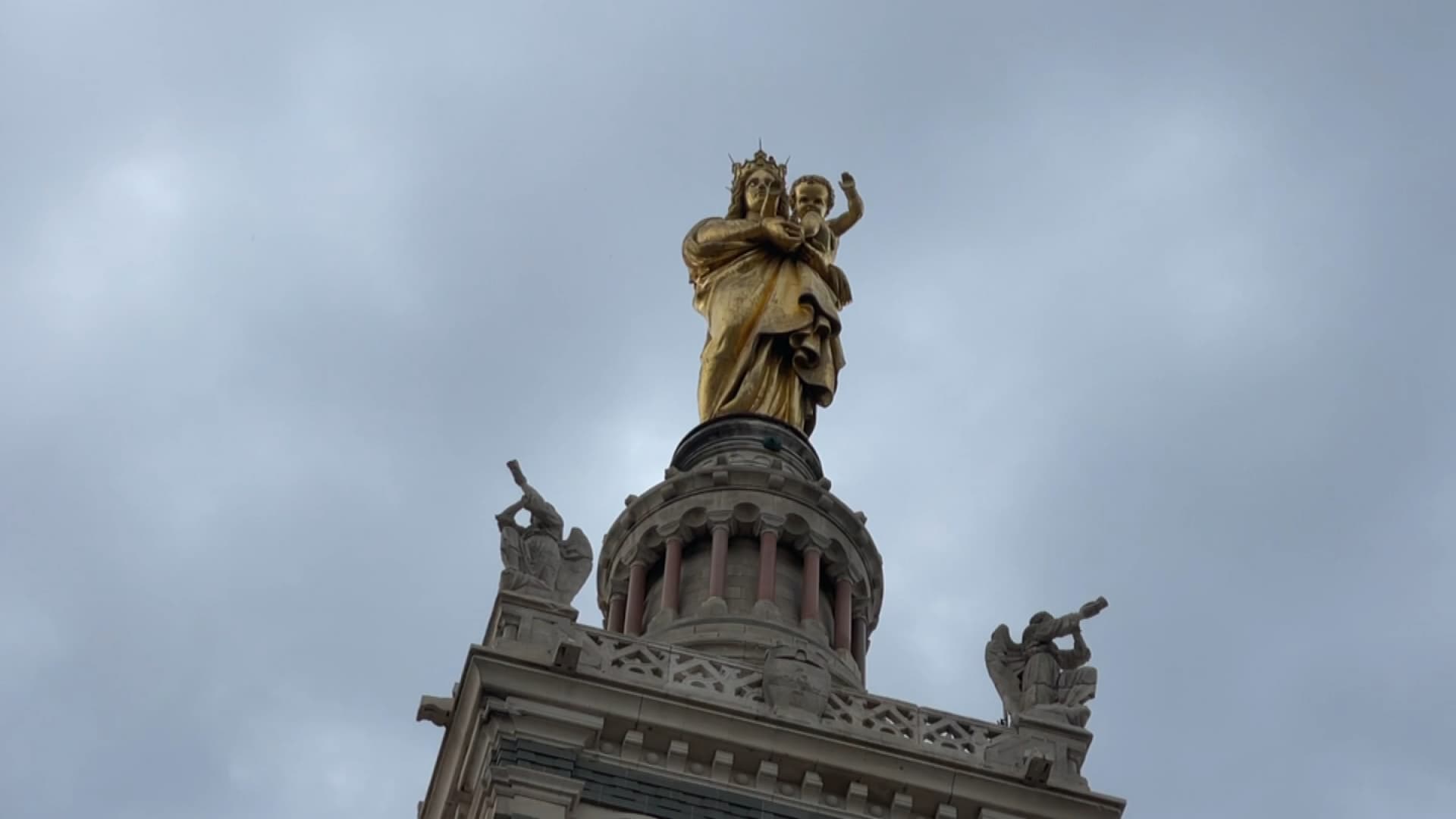 Marseille: la statue de la "Bonne-Mère" va être redorée, une rénovation ...