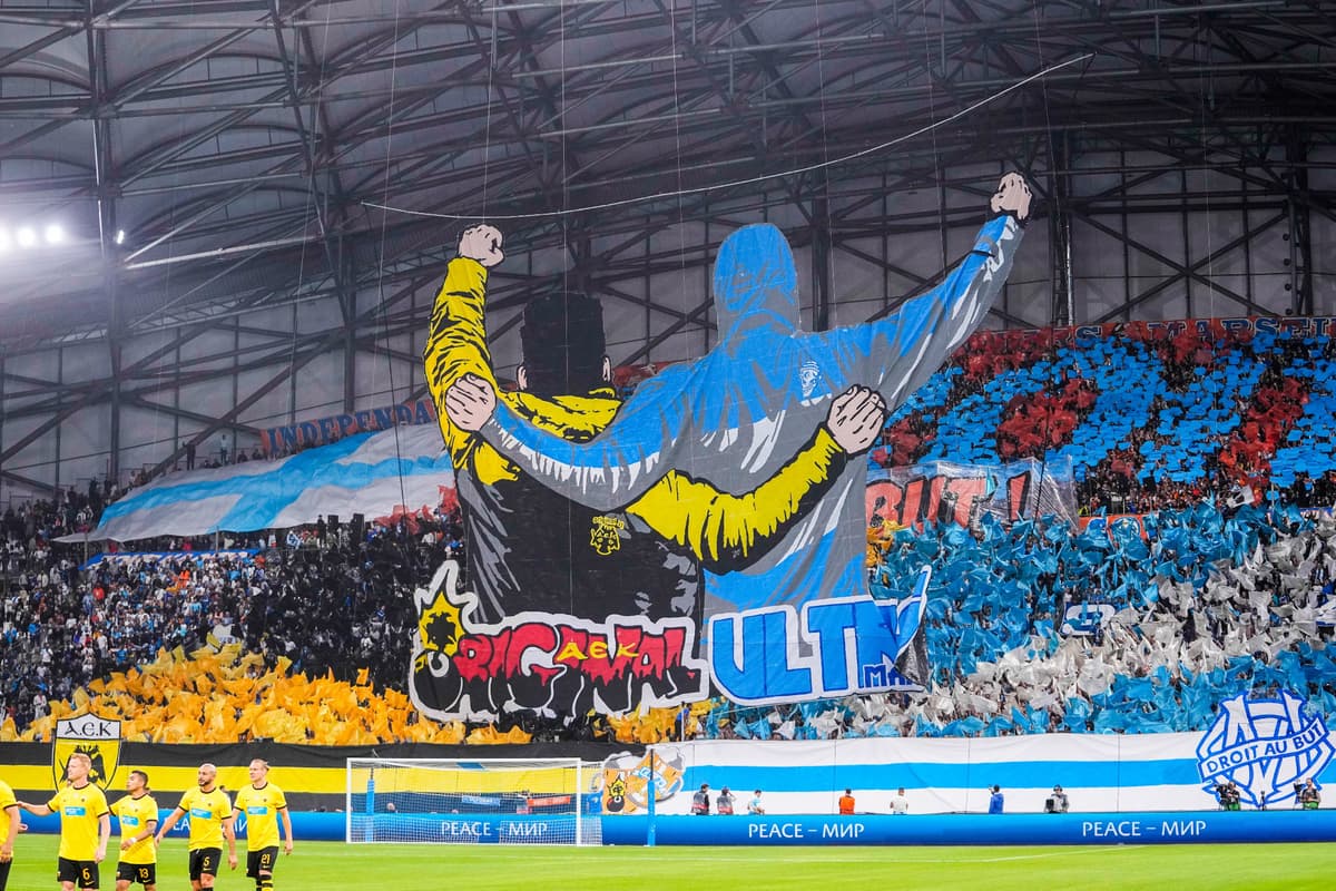 AEK Athènes-OM: barbecue géant, tifo commun… 600 supporteurs ...