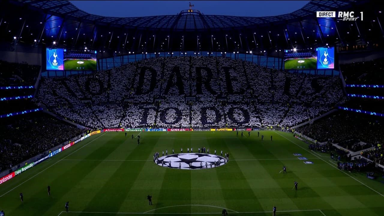 L'énorme ambiance dans le tout nouveau stade de Tottenham