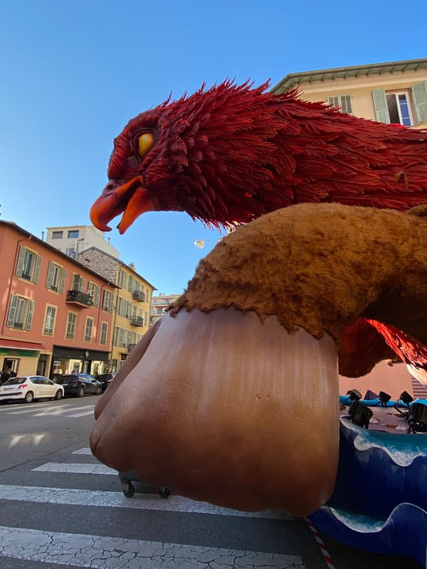 Nice: les premières images du roi du carnaval et du montage des chars