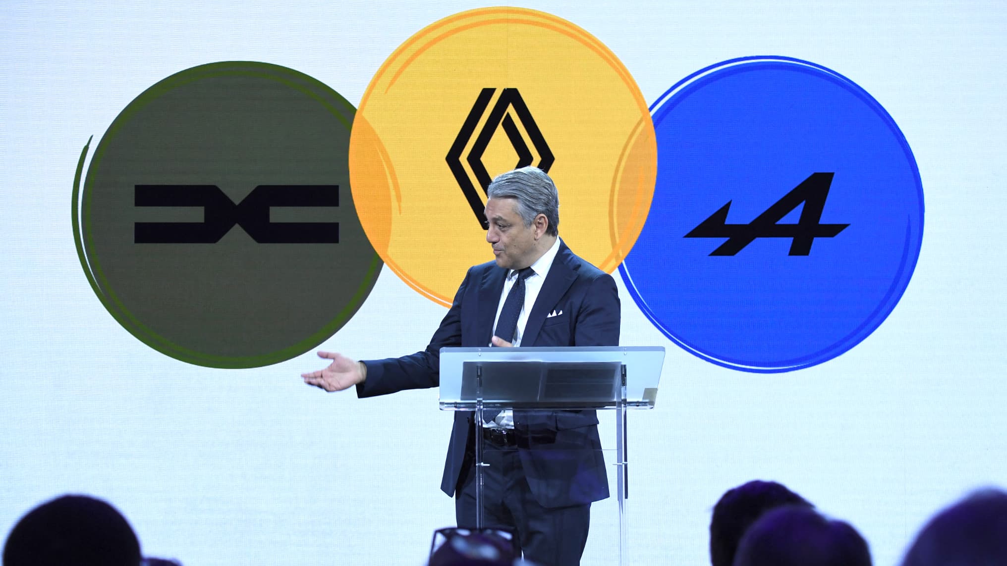 Après le départ surprise de Luca de Meo, qui va lui succéder pour diriger Renault?