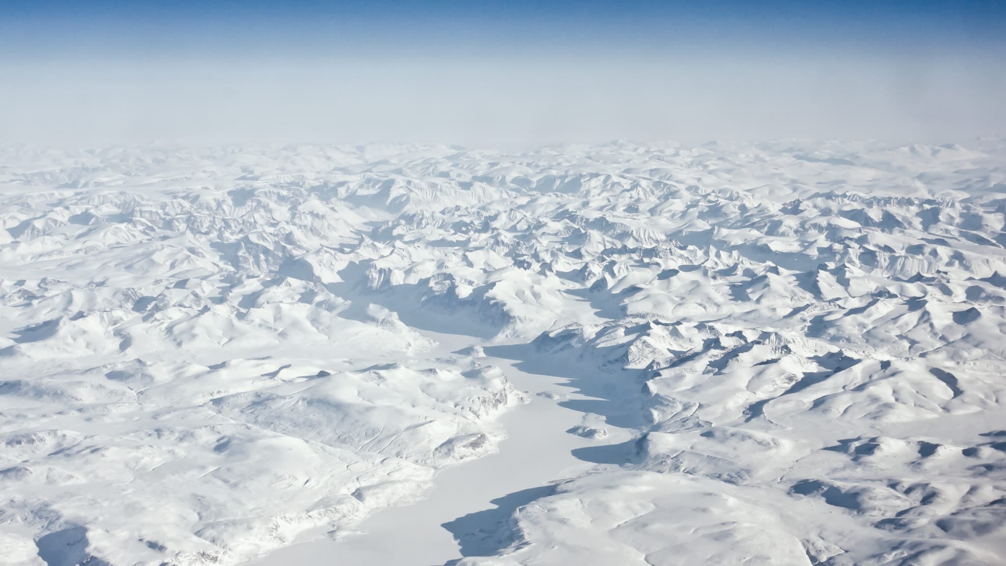 Une Britannique s'attire les foudres des Inuits en revendiquant un record de trek au Canada